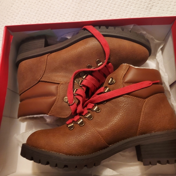 True Craft | Shoes | True Craft Tan Laceup Boots With Red Accents ...